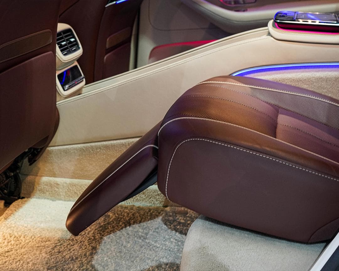 The Summit Limousine | Luxury Chauffeur Service in Dubai