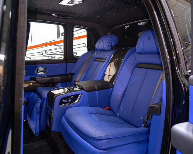 The Summit Limousine | Luxury Chauffeur Service in Dubai